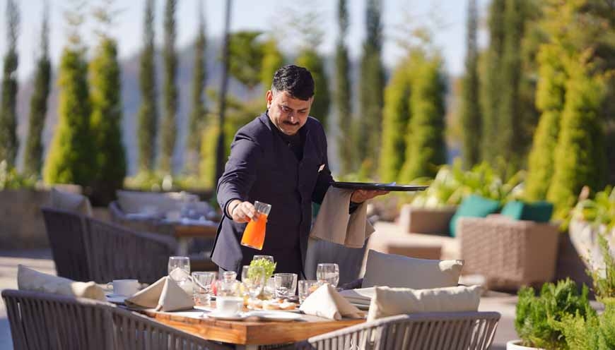 Book Resort in Solan | Luxury Hotel with Spa & Bar - WelcomHeritage ...